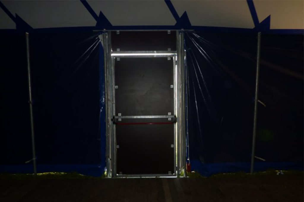 Nooddeuren – Peeters Tentenverhuur